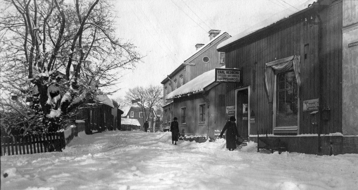 Skeppshandeln 1920. Denna bild på gården 54 B skall jämföras med ...