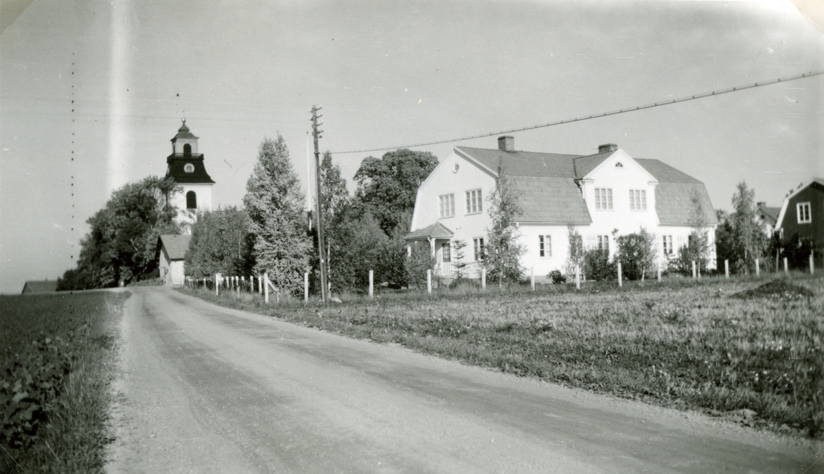 Orig. text: Rystad kyrka, lärarbostaden. - Bild Linköping / DigitaltMuseum