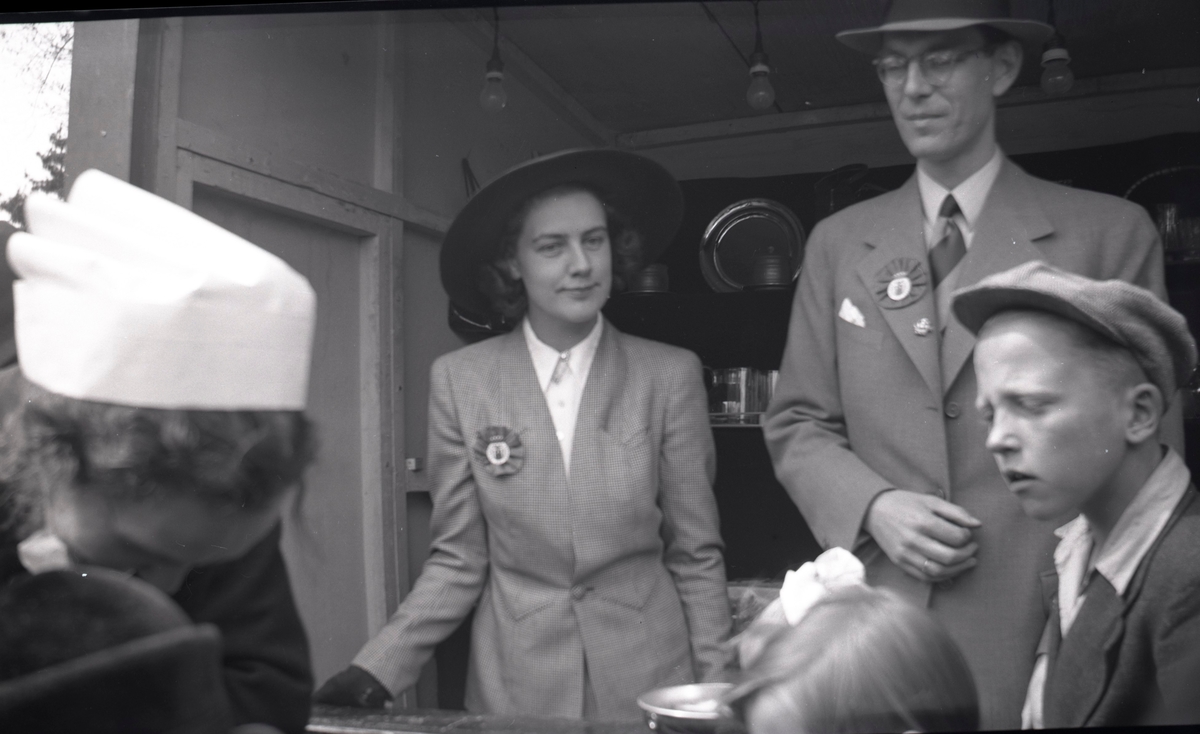 Sjösättning av fartyg på Kalmar varv med festligheter, 1940-talet ...