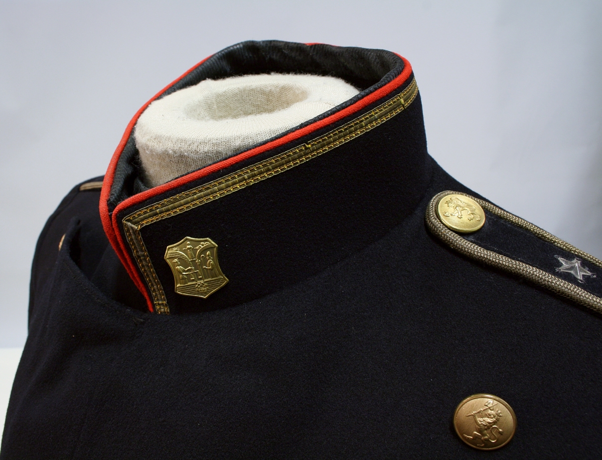 Politiuniform M/1895 - Justismuseet / DigitaltMuseum