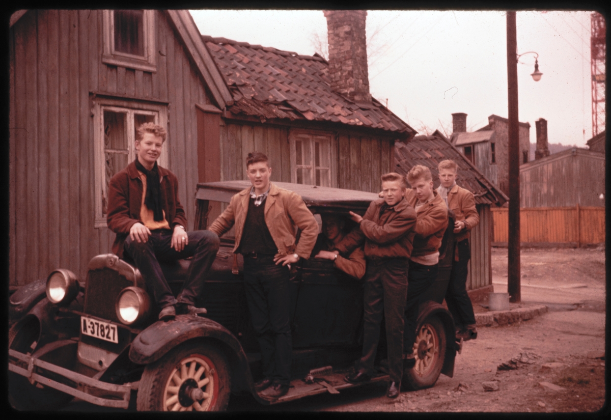 Fra Langleiken. F.v. Olaf Olsen, Tor Pedersen, Harald Karlsen sittende ...