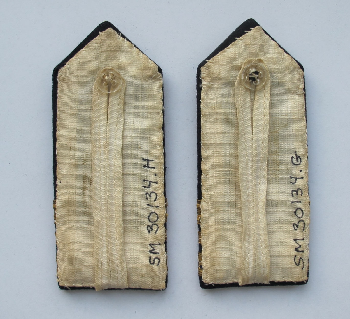 Gradbeteckningar och yrkesemblem - Sjöhistoriska museet / DigitaltMuseum