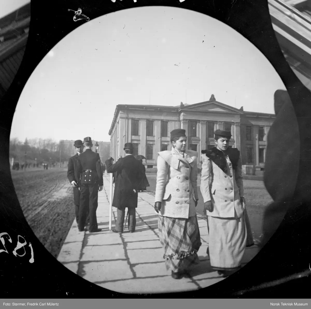 Frk. Tingulstad (senere fru Wischmann), Thorvald Astrup, Jacob ...