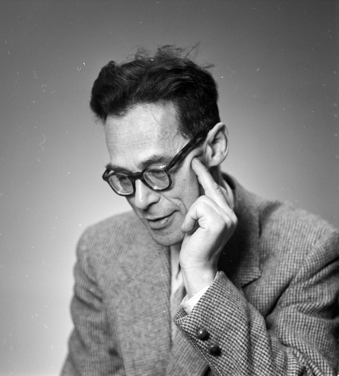 Portrett Rolf Jacobsen (1907-1994), Lyriker og forfatter., 1957. SE ...