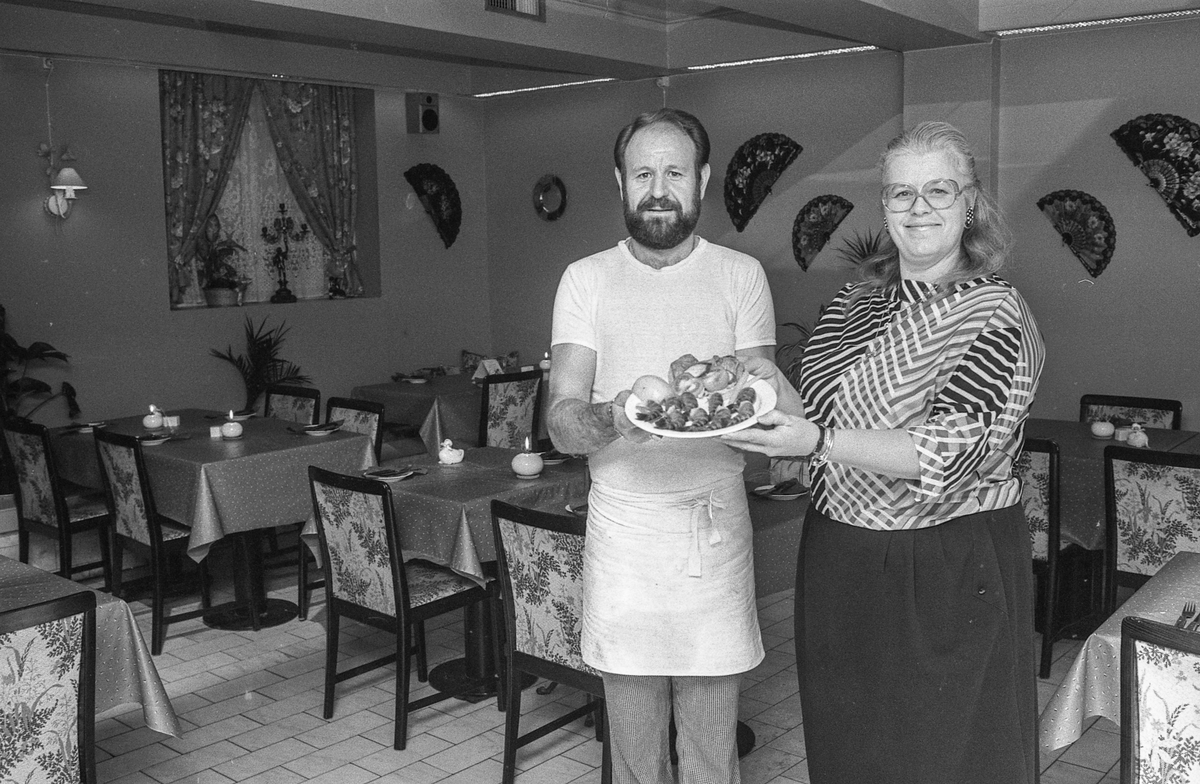 La Casita, spansk restaurant i Ski, med ny innredning. spanske vifter ...