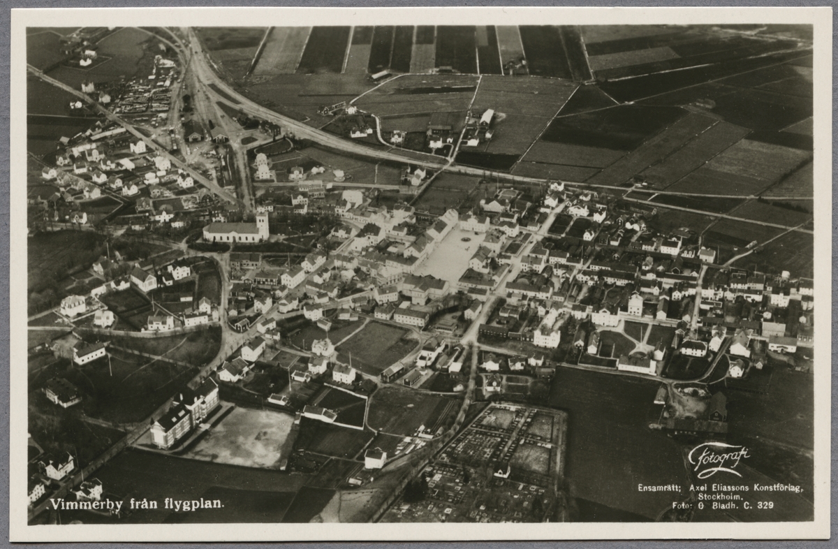 Flygfoto över Vimmerby. - Järnvägsmuseet / DigitaltMuseum