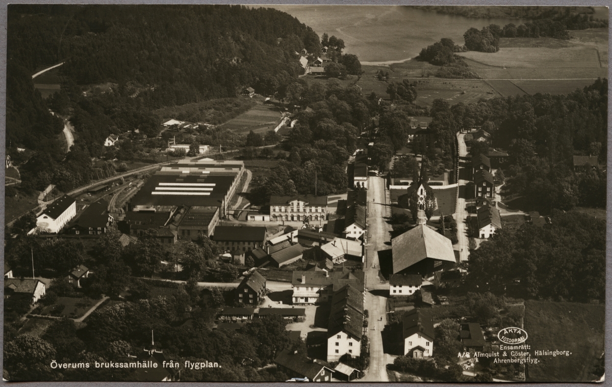 Flygfoto över Överum. - Järnvägsmuseet / DigitaltMuseum