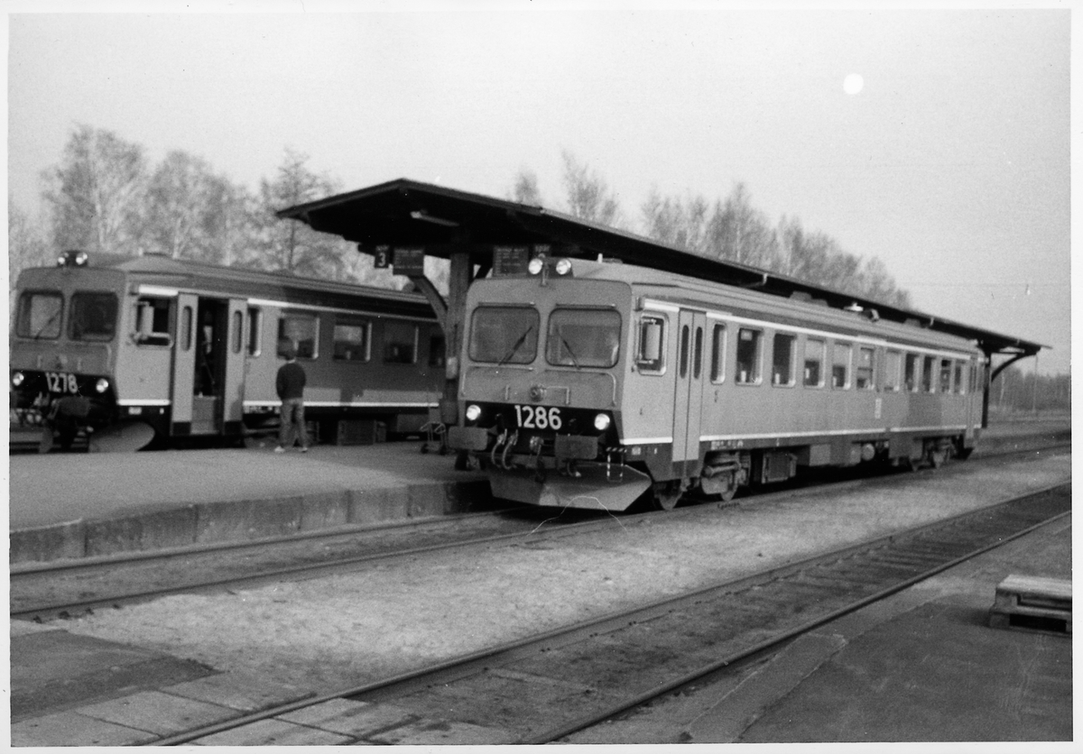 Statens Järnvägar, SJ Y1 1278 och SJ Y1 1286 i Linköping ...