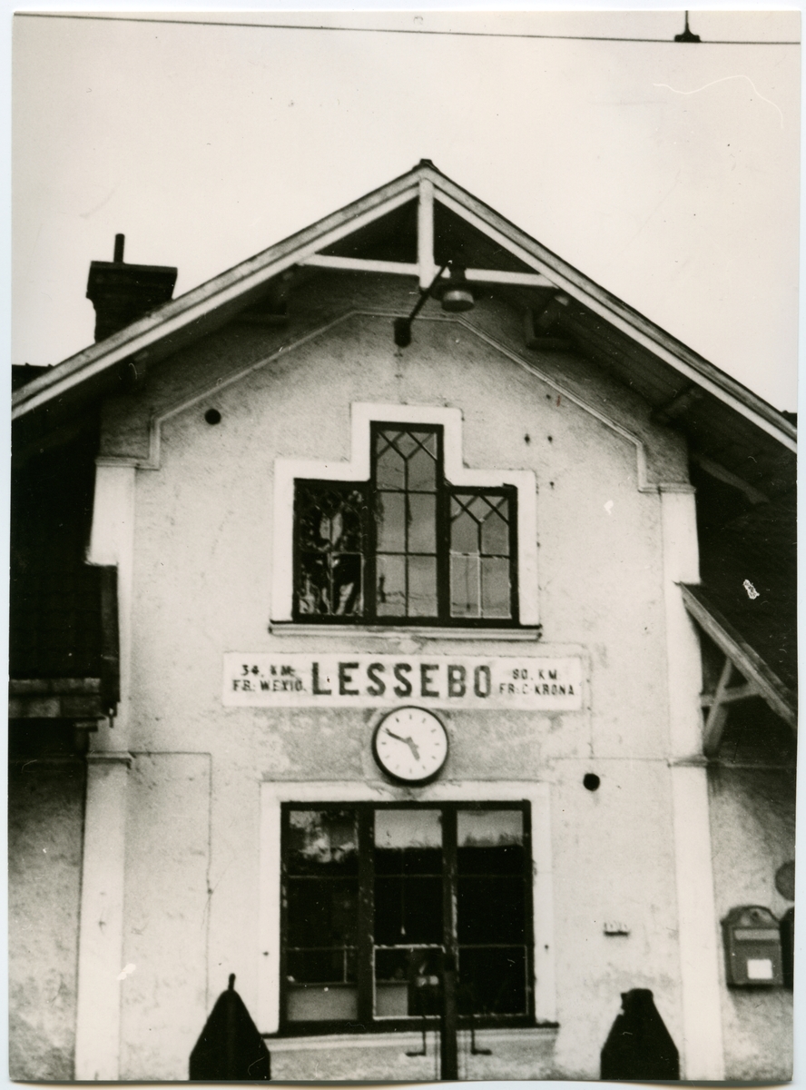 Lessebo Station, numera ersatt med ett nytt stationshus ...