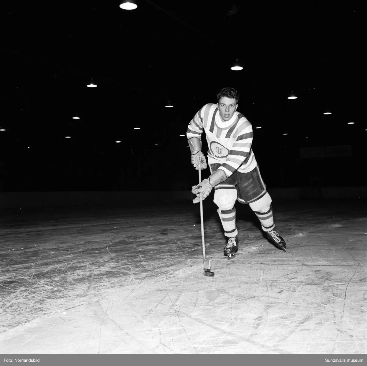 Bert-Ola Nordlander i Wifsta-Östrand (senare Timrå IK), fotograferat i ...