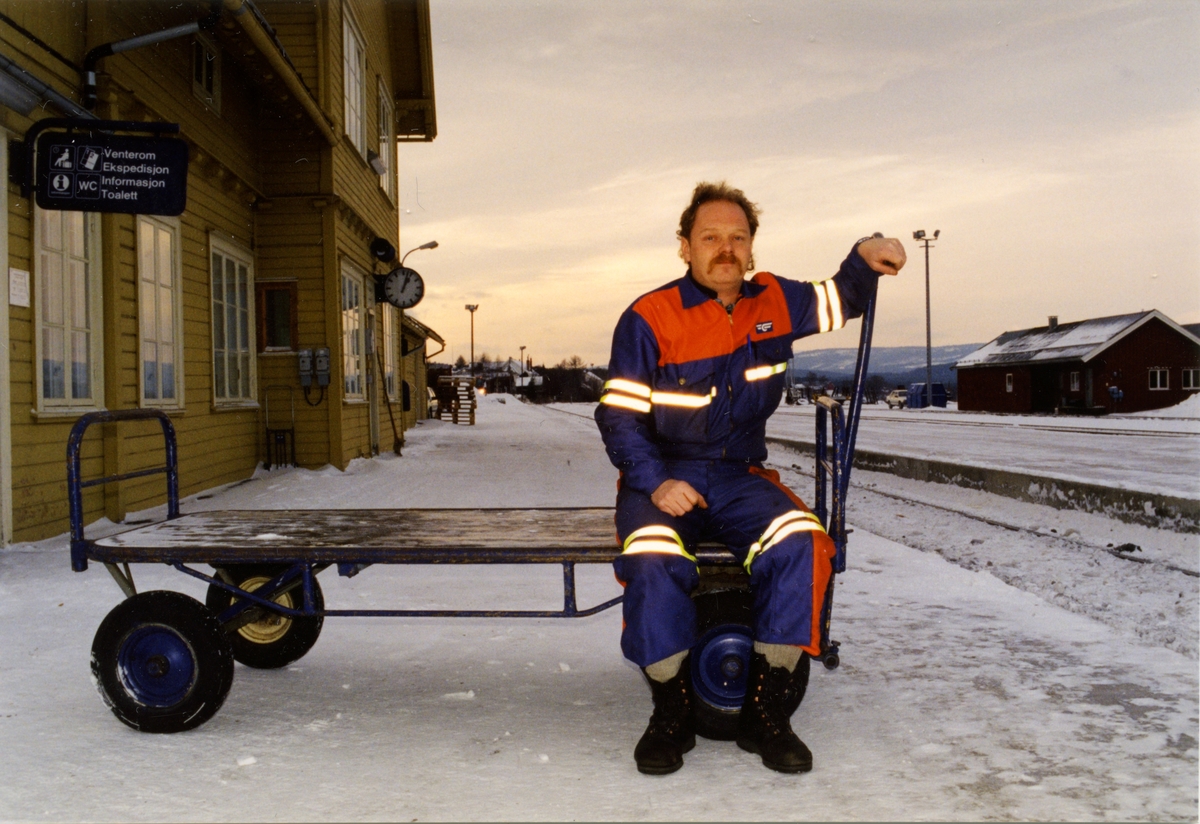 Stasjonsbetjening Tynset stasjon - Anno Musea i Nord-Østerdalen ...