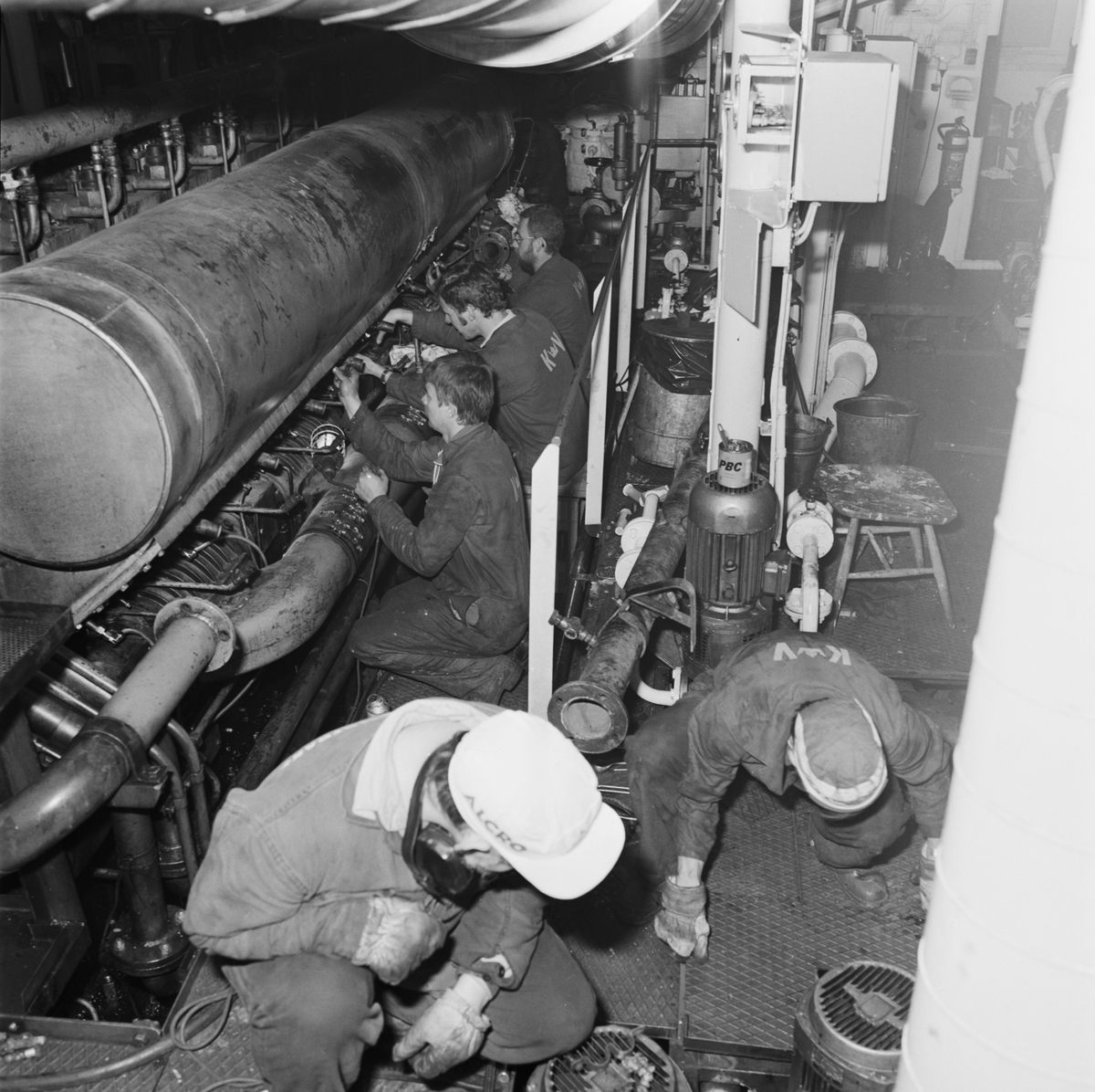 Arbetsbilder på Baltic Print i botten och maskinrum - Marinmuseum ...