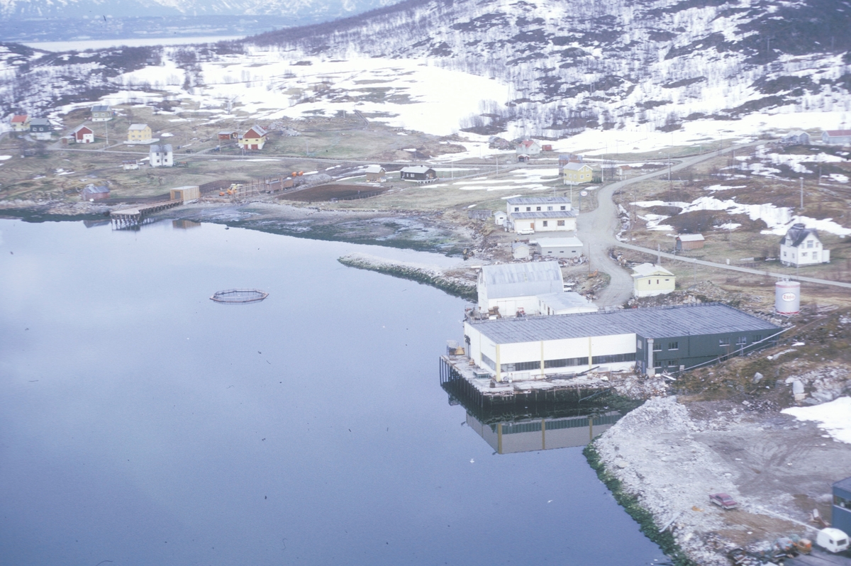 Bilde av Kaldfjord på Kvaløya ved Tromsø. Bildet er tatt fra sjøflyet ...