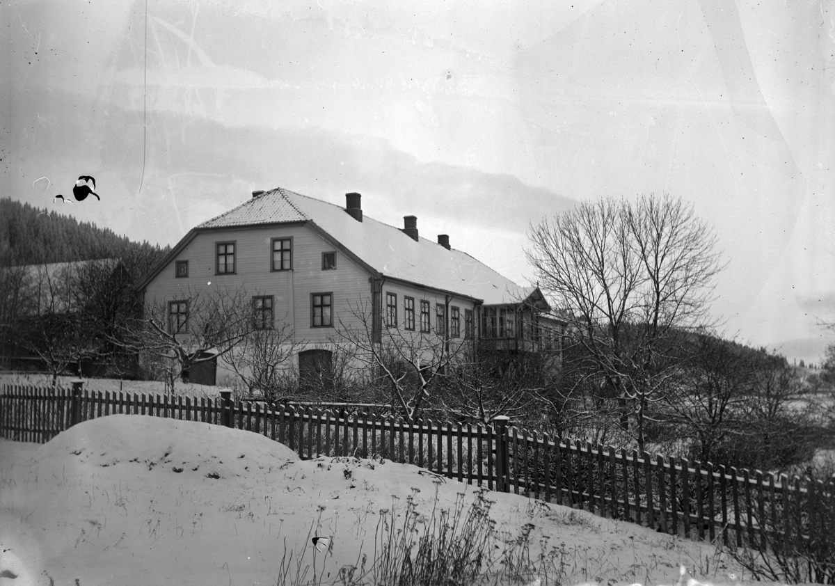 Grefsheim gård på Nes, Hedmark. Vinter. - Domkirkeodden / DigitaltMuseum