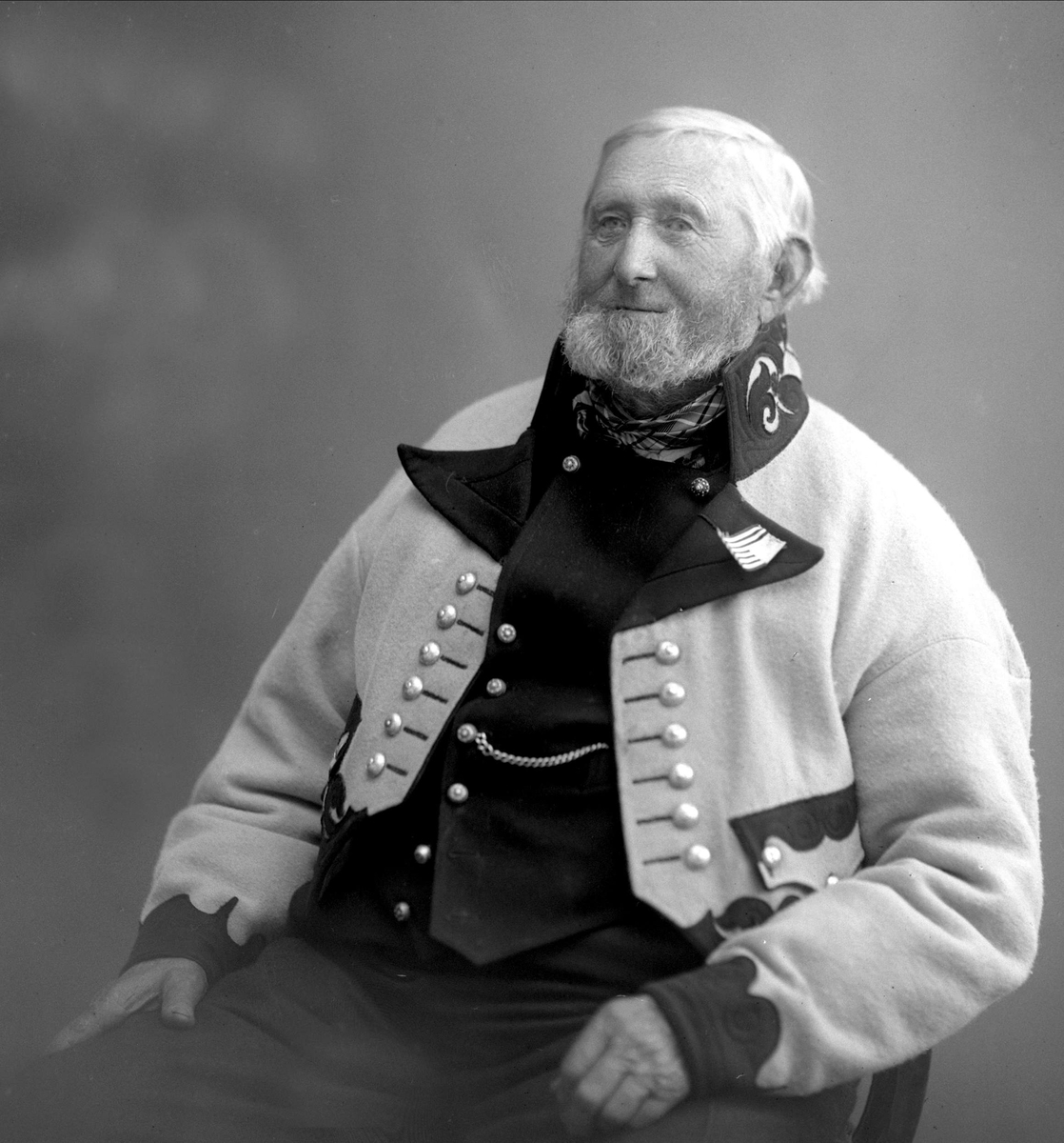 Portrett, Ola Halvorsen i telemarksdrakt. - Norsk Folkemuseum ...