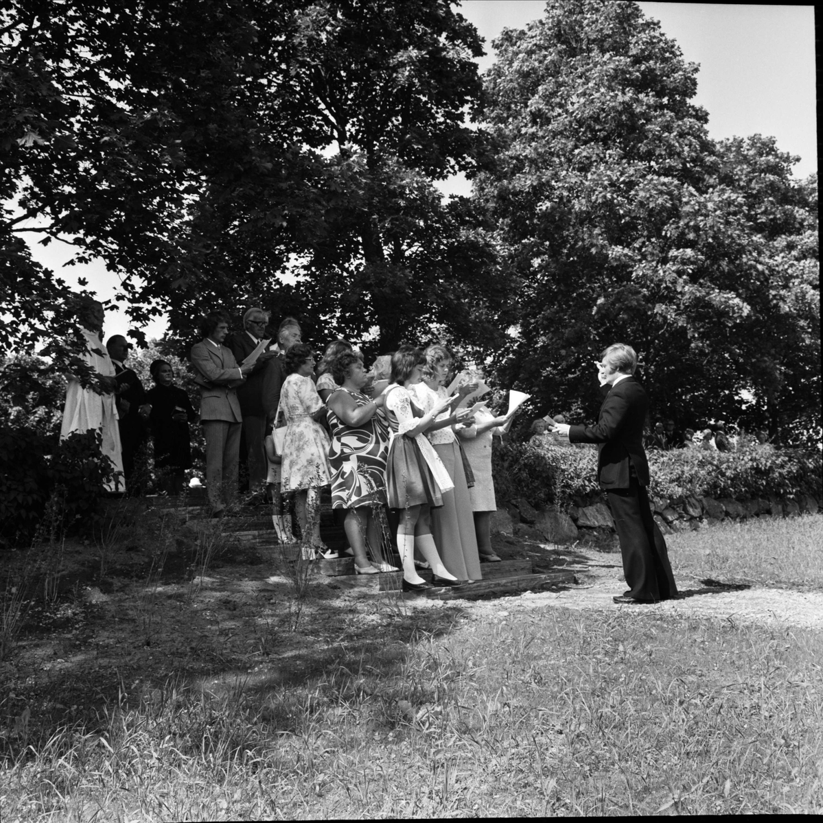 Missionär Anders Söderlund i Tolfta, Uppland juli 1973 - Upplandsmuseet ...
