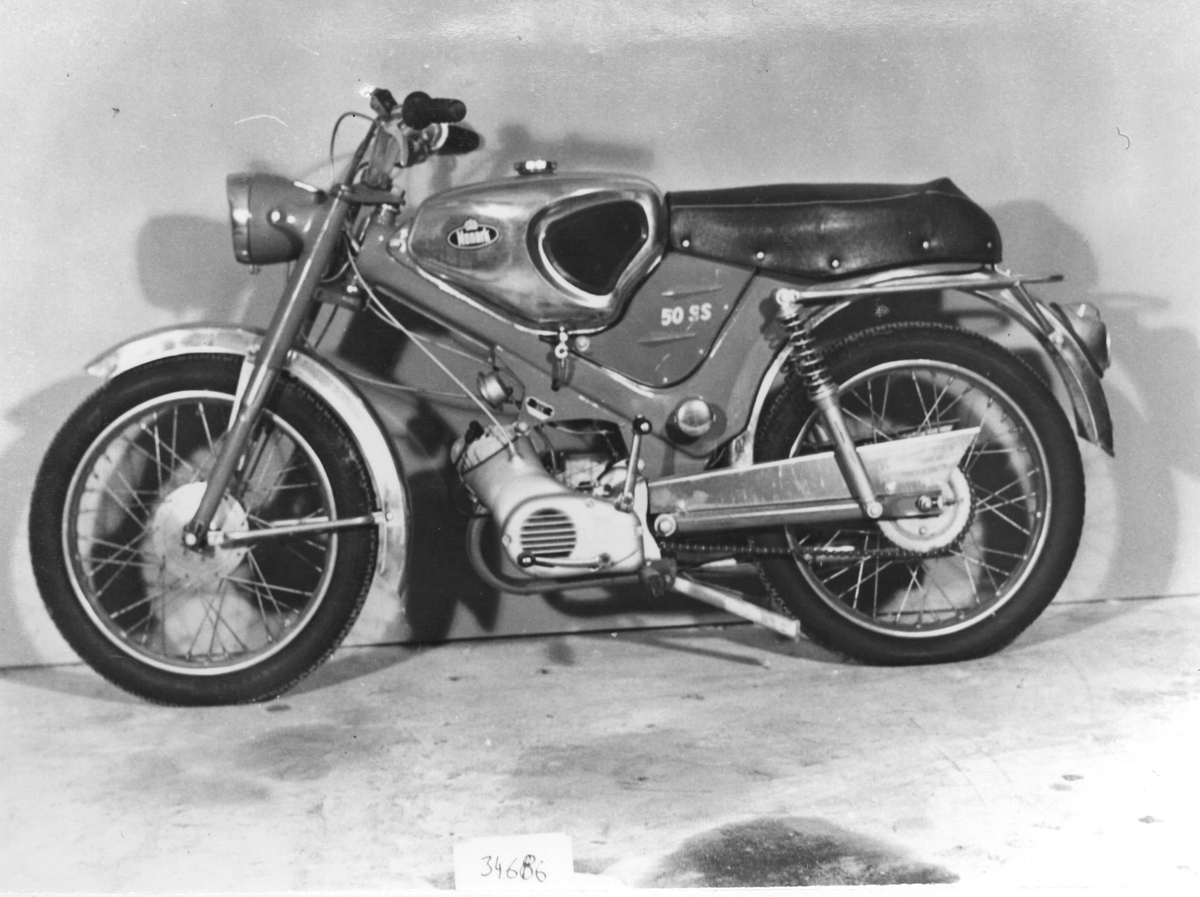 Motorcykel - Hallands kulturhistoriska museum / DigitaltMuseum