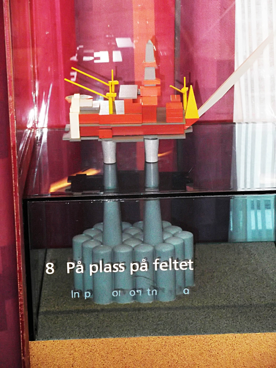 Modell Condeep - Norsk Oljemuseum / DigitaltMuseum