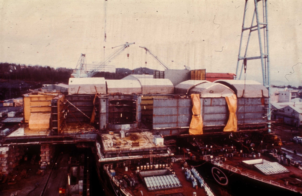Statfjord_A under konstruksjon. Stord Verft (nå Aker Stord) - Norsk ...