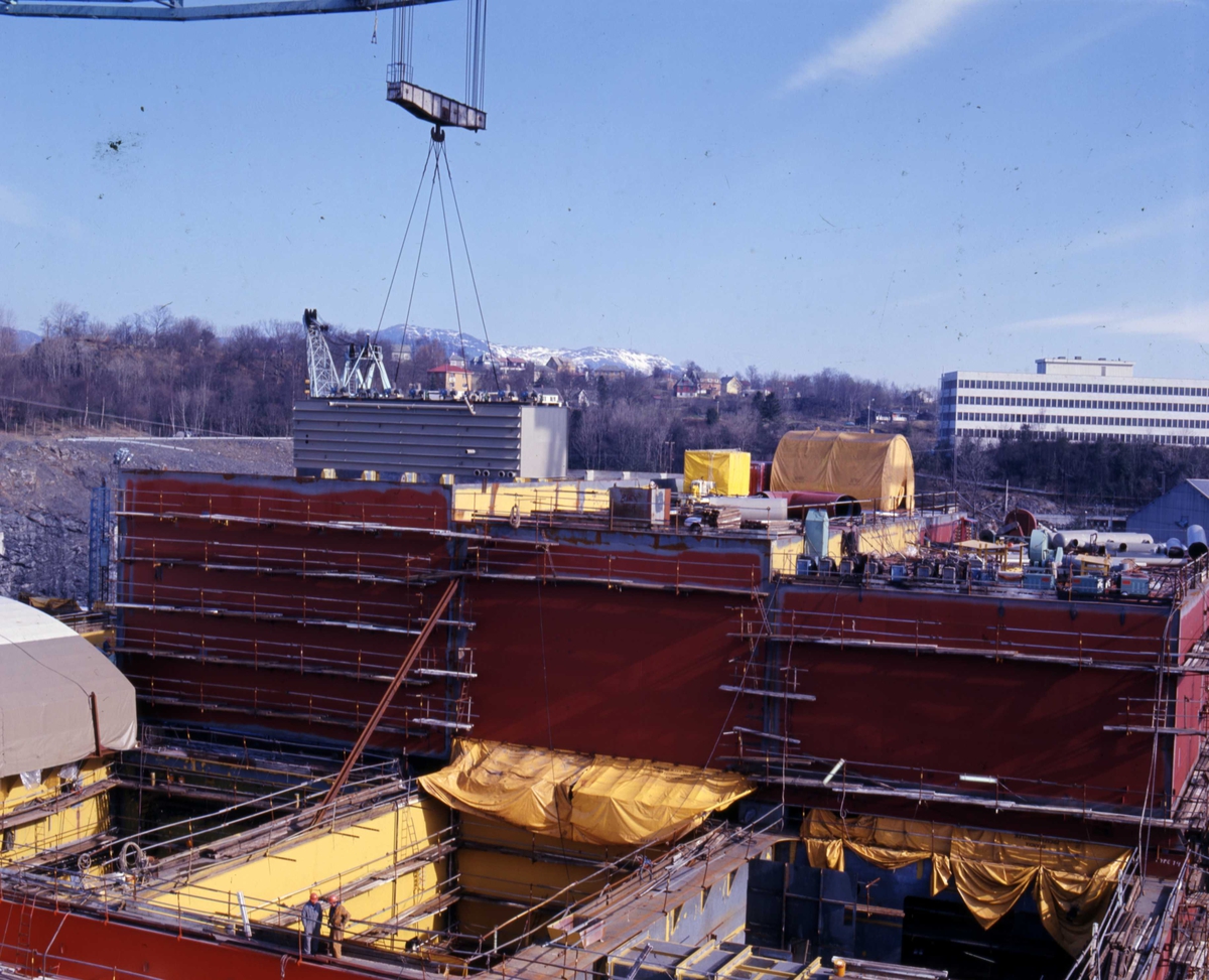 Statfjord_A under bygging ved Stord Verft - Norsk Oljemuseum ...