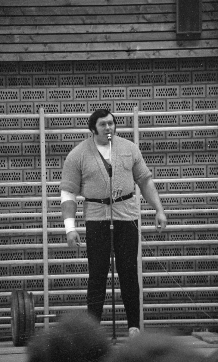 Torkel Ravndal i Haraldshallen - 1971 - Haugalandmuseet / DigitaltMuseum