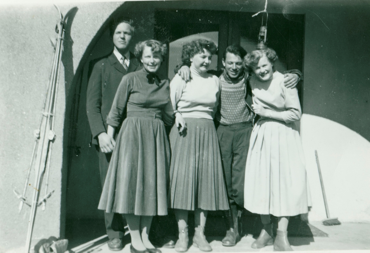 Gruppebilde frå v.Arne Storeli,Marit Tingelstad,Alma Danneborg,Thorleiv ...