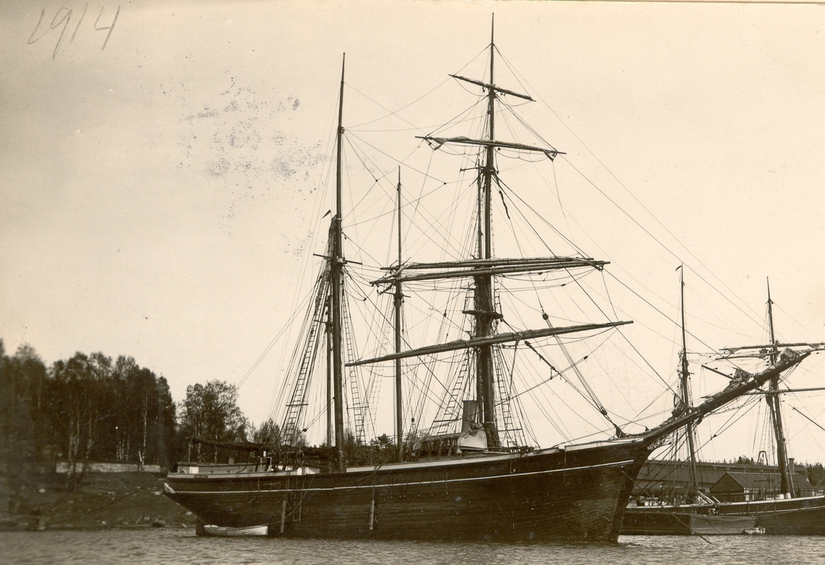 Amanda av Bergkvara. Skonert 231 brutto ton. Byggd 1872 i Krogane. I ...