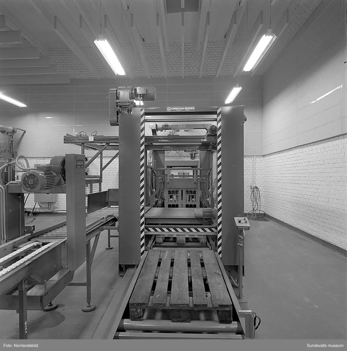 Vin & Sprit i Skönsberg. Bilder från verksamheten och jobbet vid ...