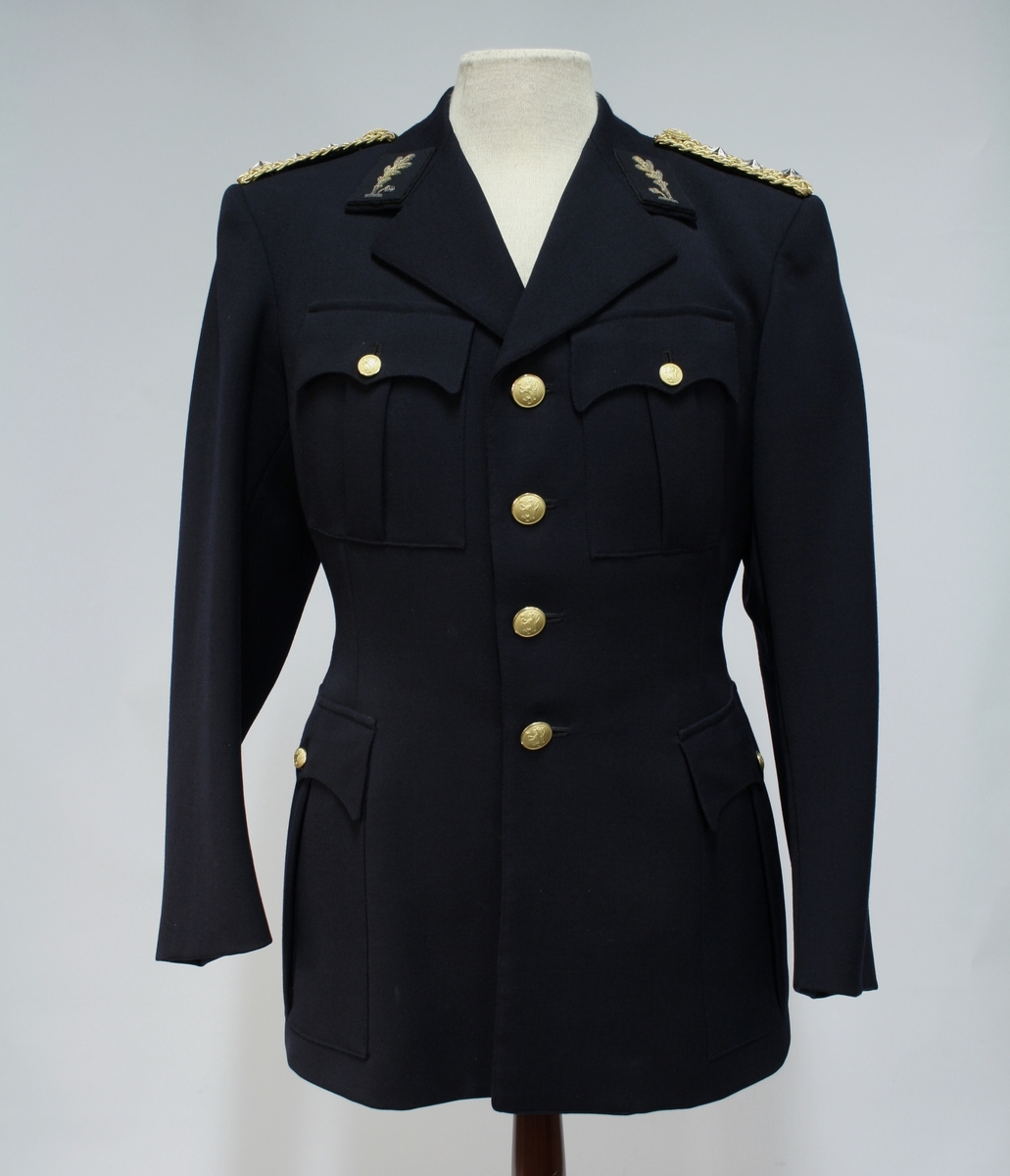 Politiuniform M/1953 - Justismuseet / DigitaltMuseum