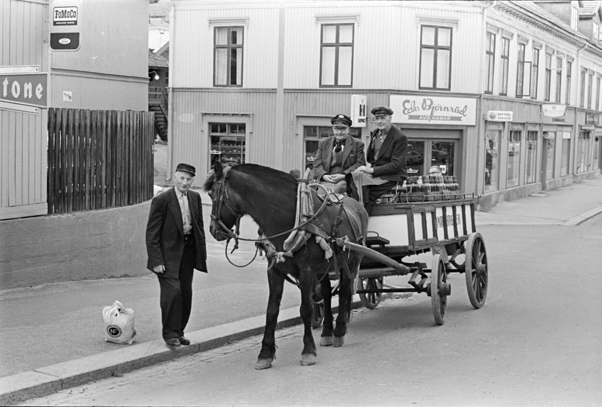 Hamar Bryggeri, hest, ølvogn, hestekjøretøy, Grønnegata, Hamar. - Anno ...