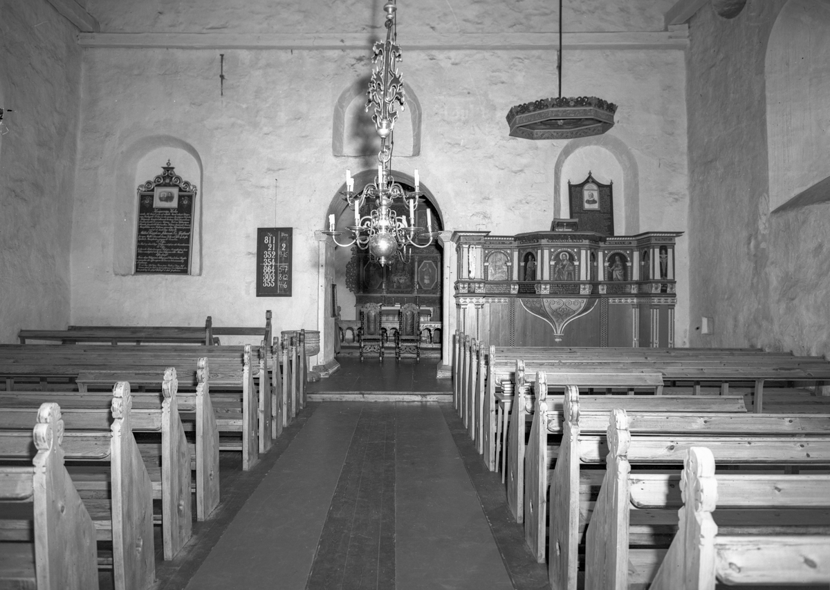 Kinsarvik kyrkje, kyrkjeinteriør, kirkeinteriør, steinkyrkje ...