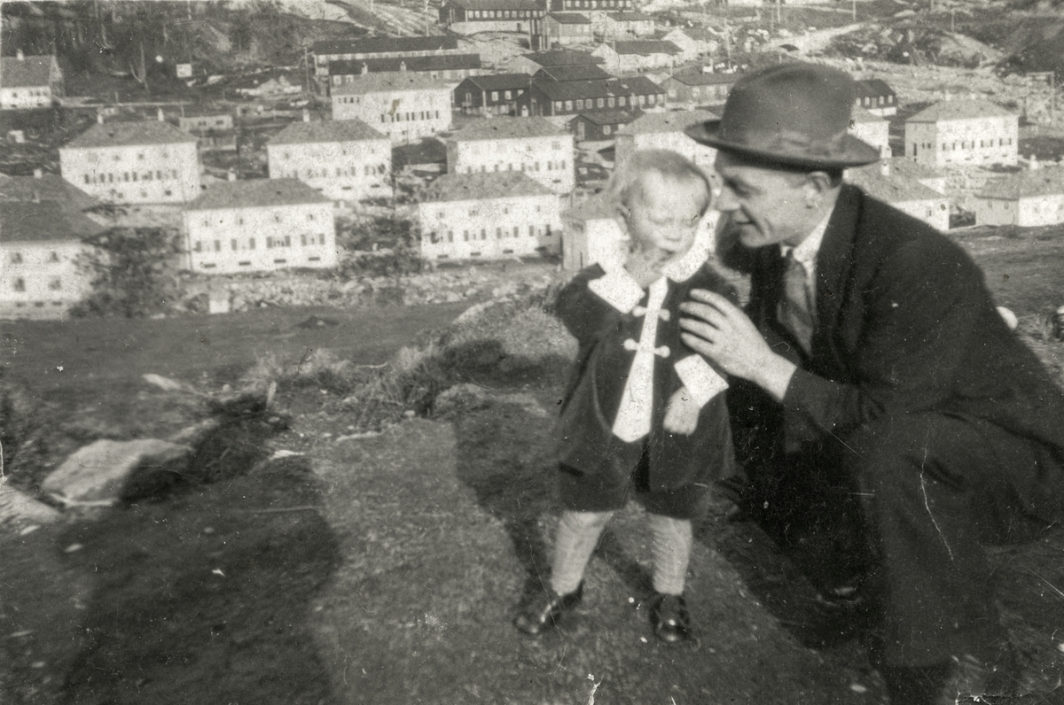 Ahl Ahlsen og Olaf Andersen på Tveitahaugen - Kraftmuseet / DigitaltMuseum