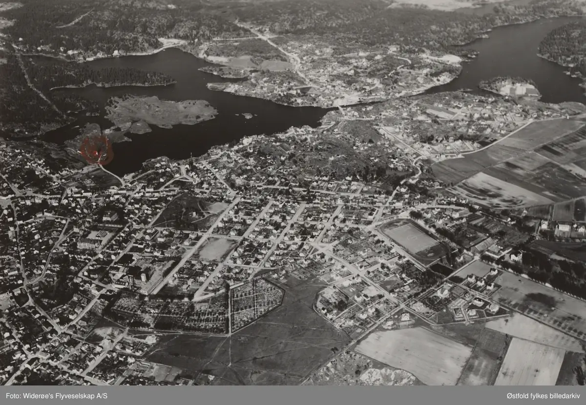 Oversiktsbilde av Moss sentrum. Flyfoto ca. 1937. - Østfold fylkes ...
