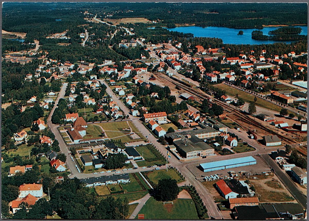 Flygfoto över Markaryd. - Järnvägsmuseet / DigitaltMuseum