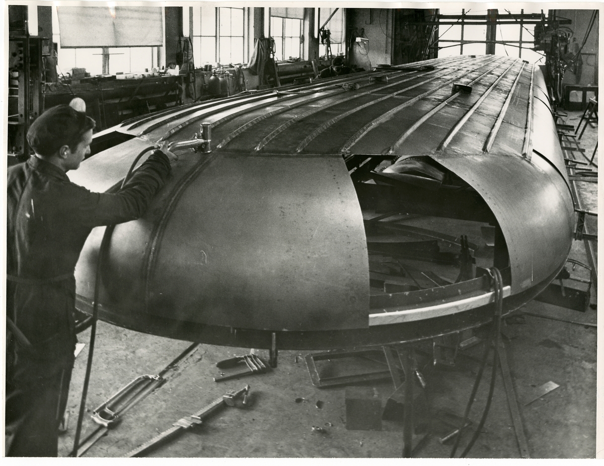 Rälsbusstillverkning hos Hilding Carlsson Mekaniska Verkstad i Umeå ...