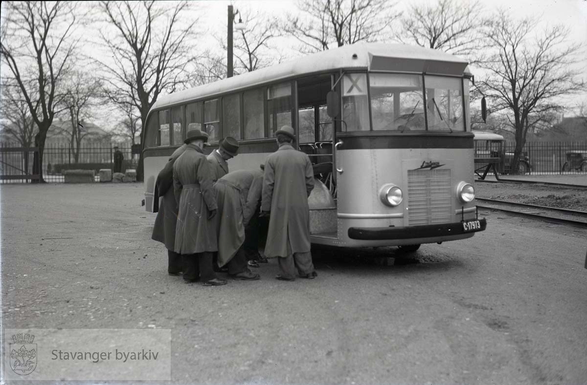 Ny buss fra Norges statsbaner - Stavanger byarkiv / DigitaltMuseum