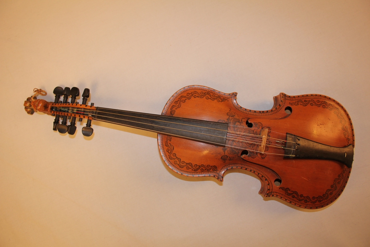 Hardingfele - Setesdalsmuseet / DigitaltMuseum