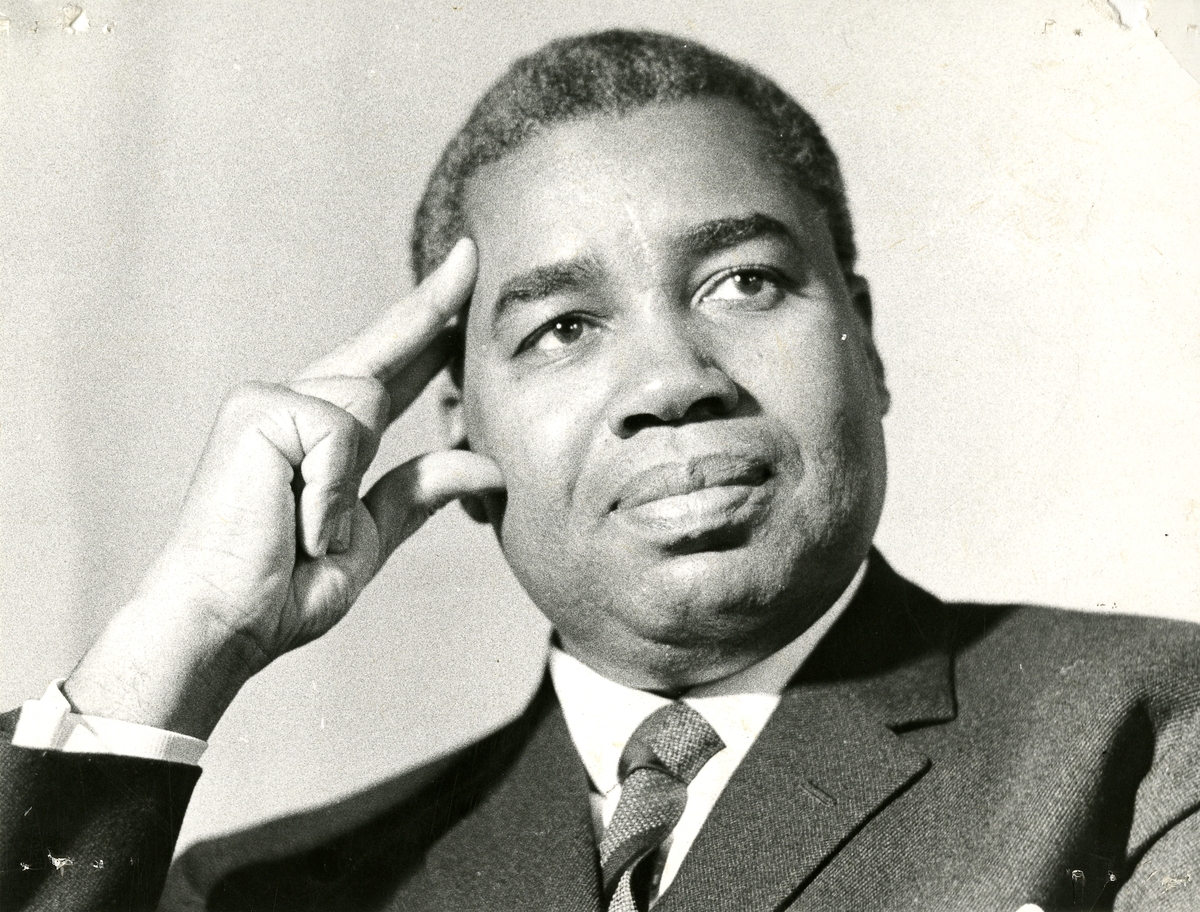 Fra Olaf T. Ranum's "kunstnervegg". Bildet viser musiker John Fleming ...