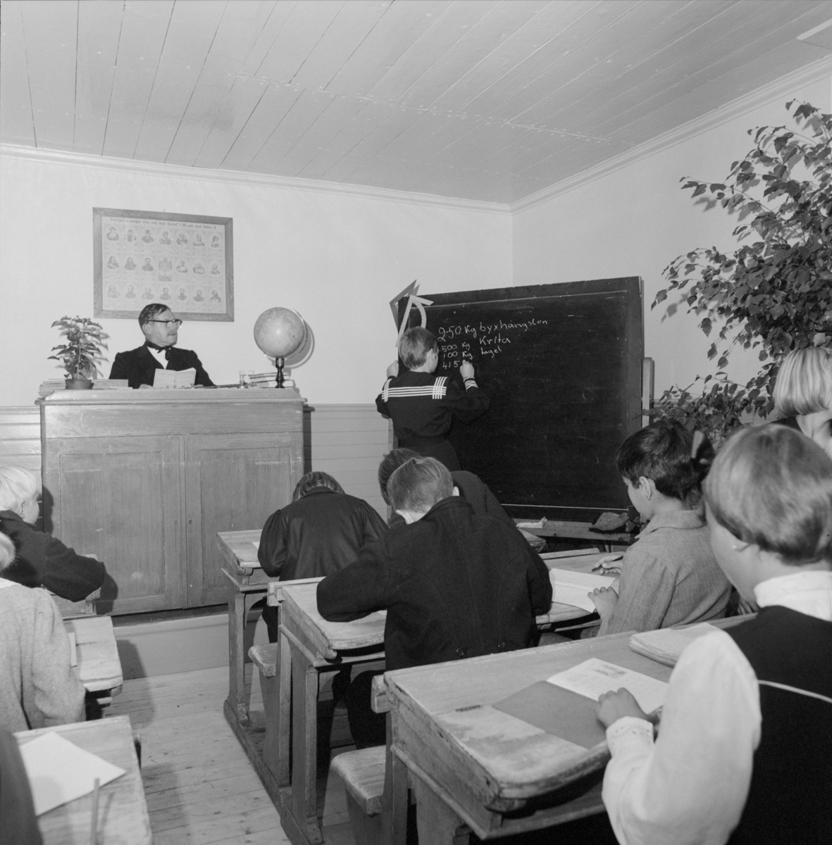 Väla skola, Skansen. Barn i klassrummet. - Skansen / DigitaltMuseum