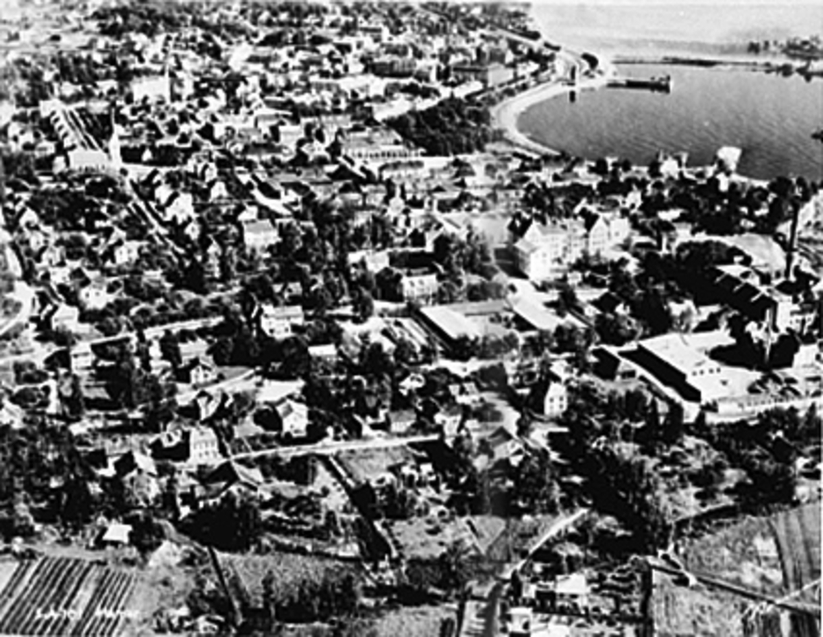 Postkort, Hamar, flyfoto, Hamar sentrum Vestbyen, - Anno Domkirkeodden ...