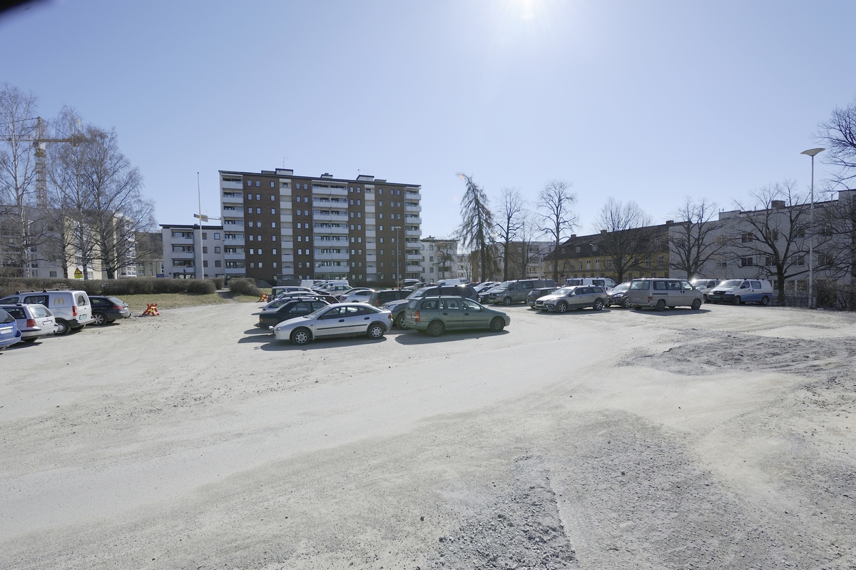 Hamar. Skoletorget. Vestre Torg. Parkeringsplass. Oversikt, før bygging ...