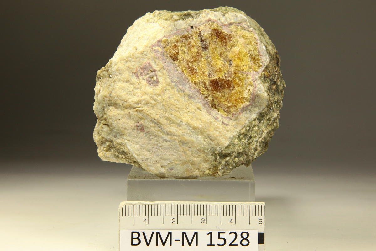 Mineral - Norsk Bergverksmuseum / DigitaltMuseum