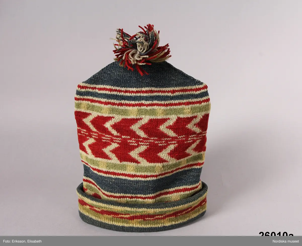Toppmössa - Nordiska museet / DigitaltMuseum