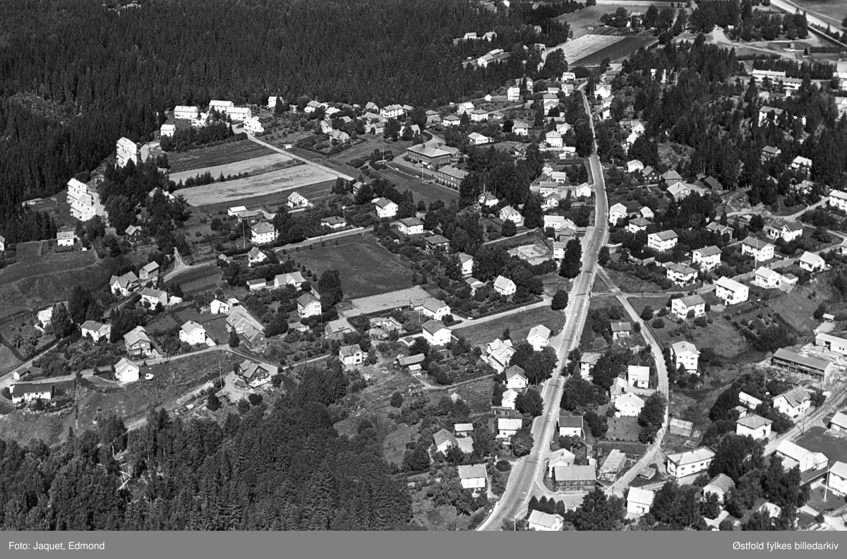 Oversiktsbilde fra fra Mysen sentrum i Eidsberg, flyfoto 11. august ...