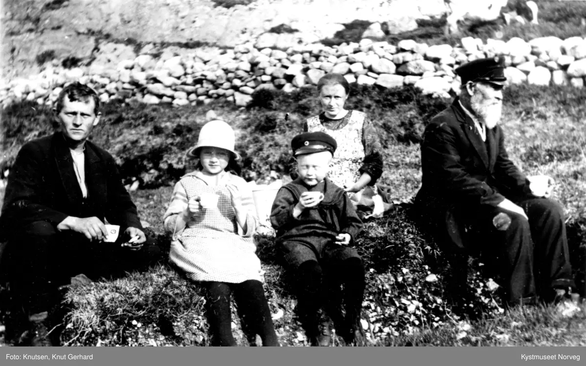 Fra venstre: Einar Grindvik, Edna Skeie Grindvik, Oddmund Grindvik ...