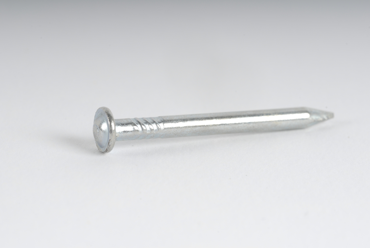 Spiker i eske - Museene i Akershus / DigitaltMuseum